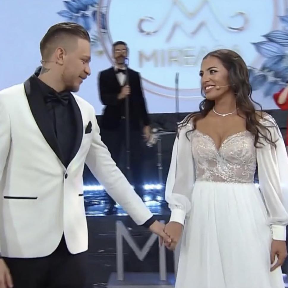 Artistul din Botoşani și-a găsit mireasă și a spus ”DA” la televizor: Ești femeia perfectă ...